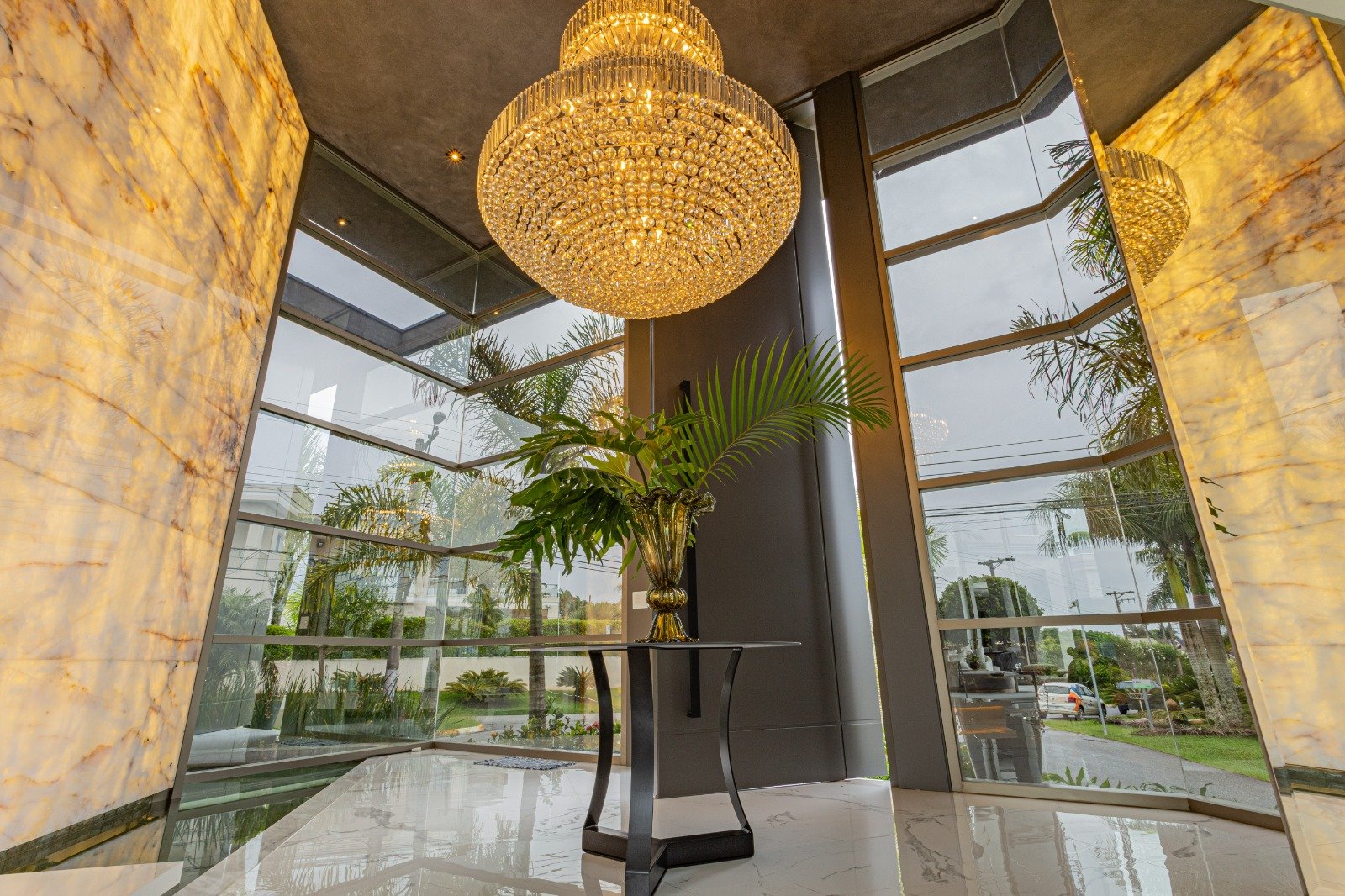 Versatilidade e estilo para cada ambiente com Projetta by Weiku - Weiku