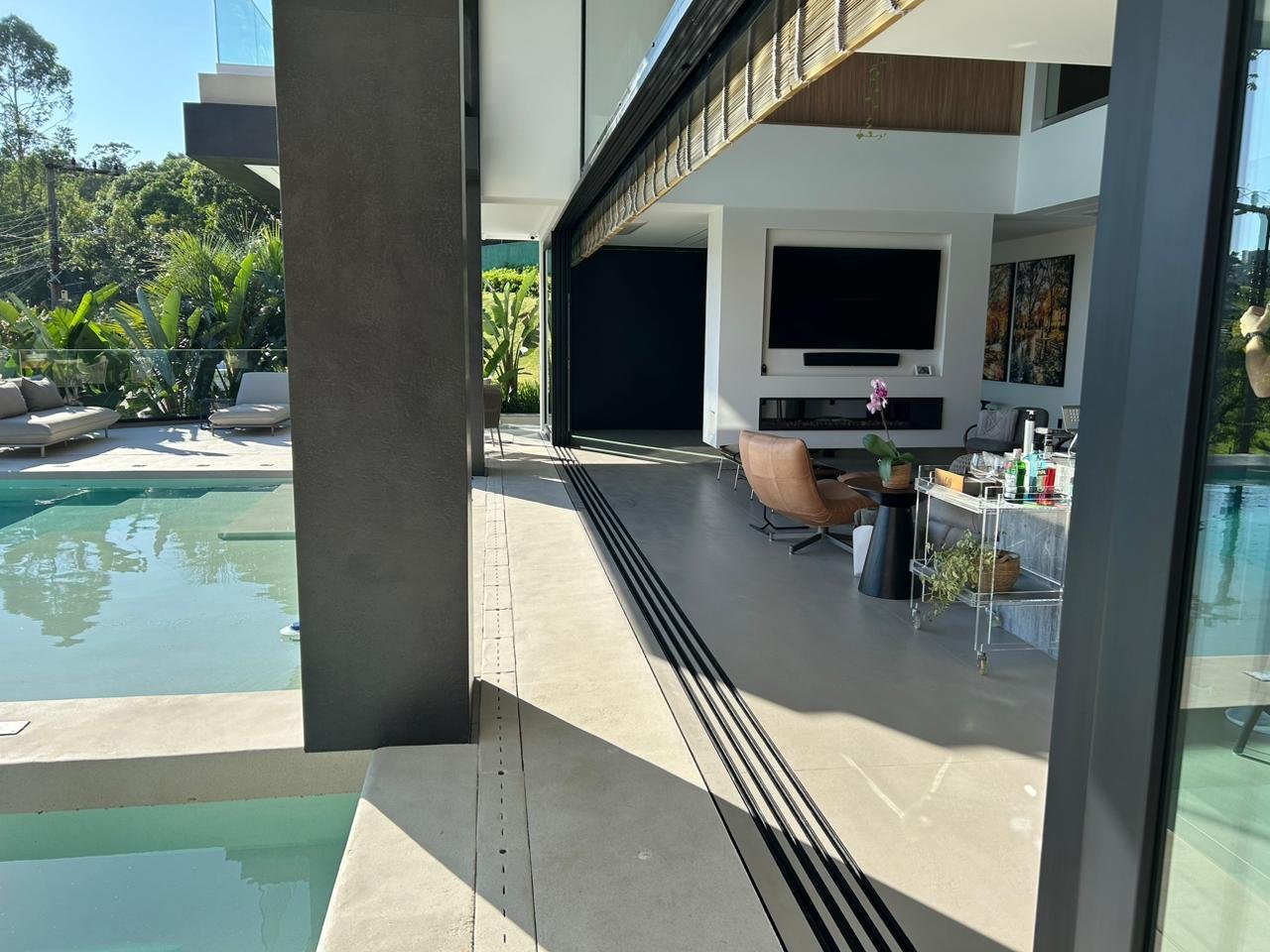 Trilhos embutidos: soluções inteligentes para integrar ambientes - Weiku